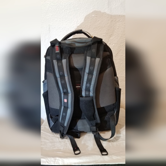 SwissGear | Bags | Swissgear Mens Backpack | Poshmark